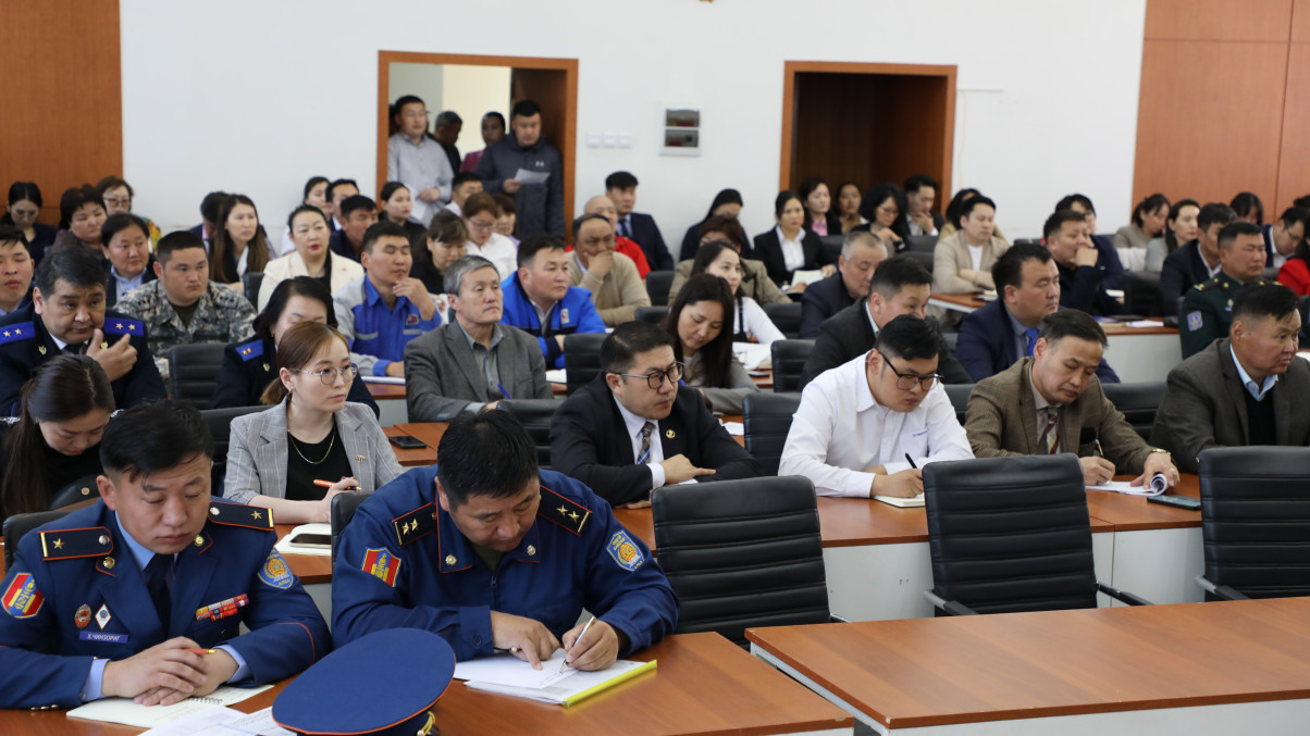 ҮНДЭСНИЙ АЮУЛГҮЙ БАЙДЛЫН ЗӨВЛӨЛИЙН АЖЛЫН ХЭСЭГ БУЛГАН АЙМАГТ АЖИЛЛАЖ БАЙНА