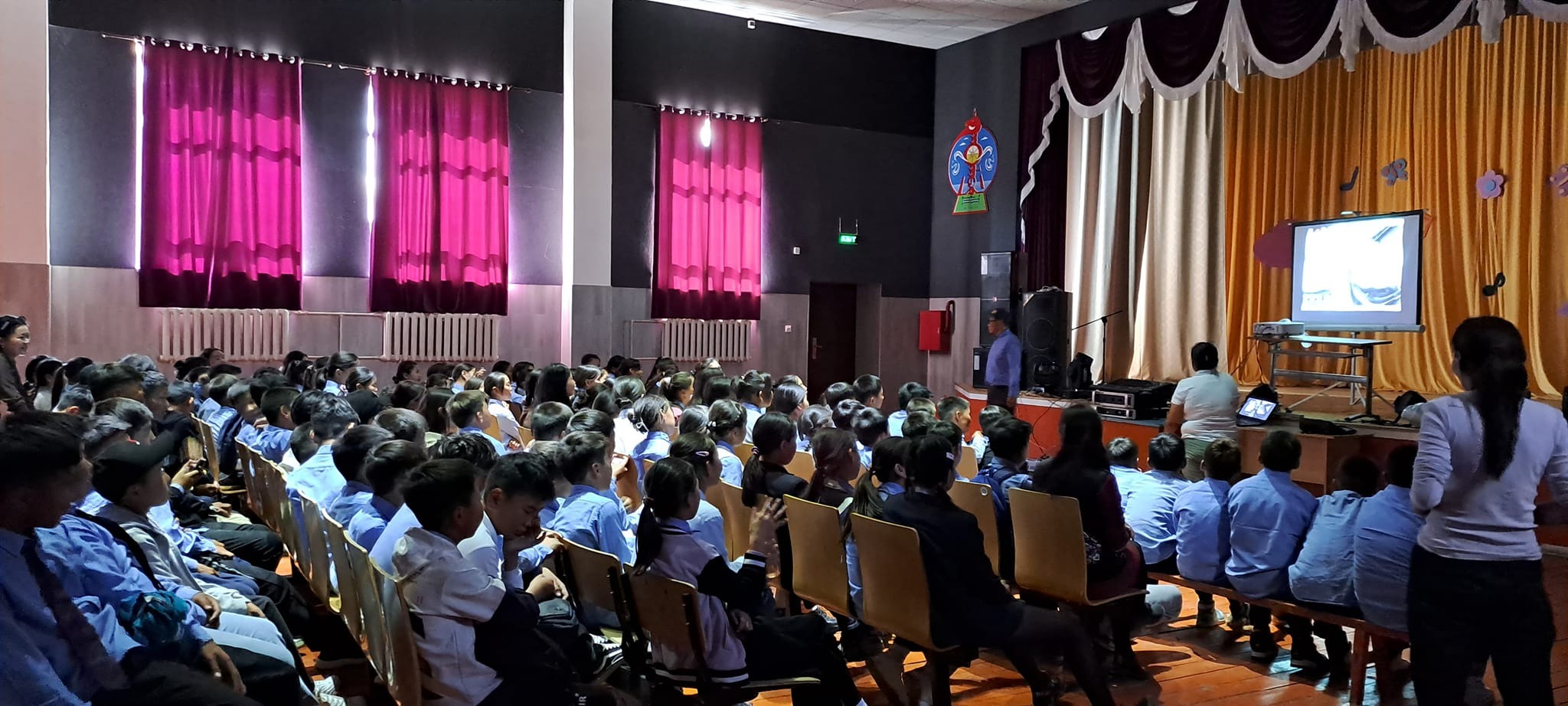 Улс төрийн хилс хэрэгт хэлмэгдэгсдийн дурсгалыг хүндэтгэх 28 дахь