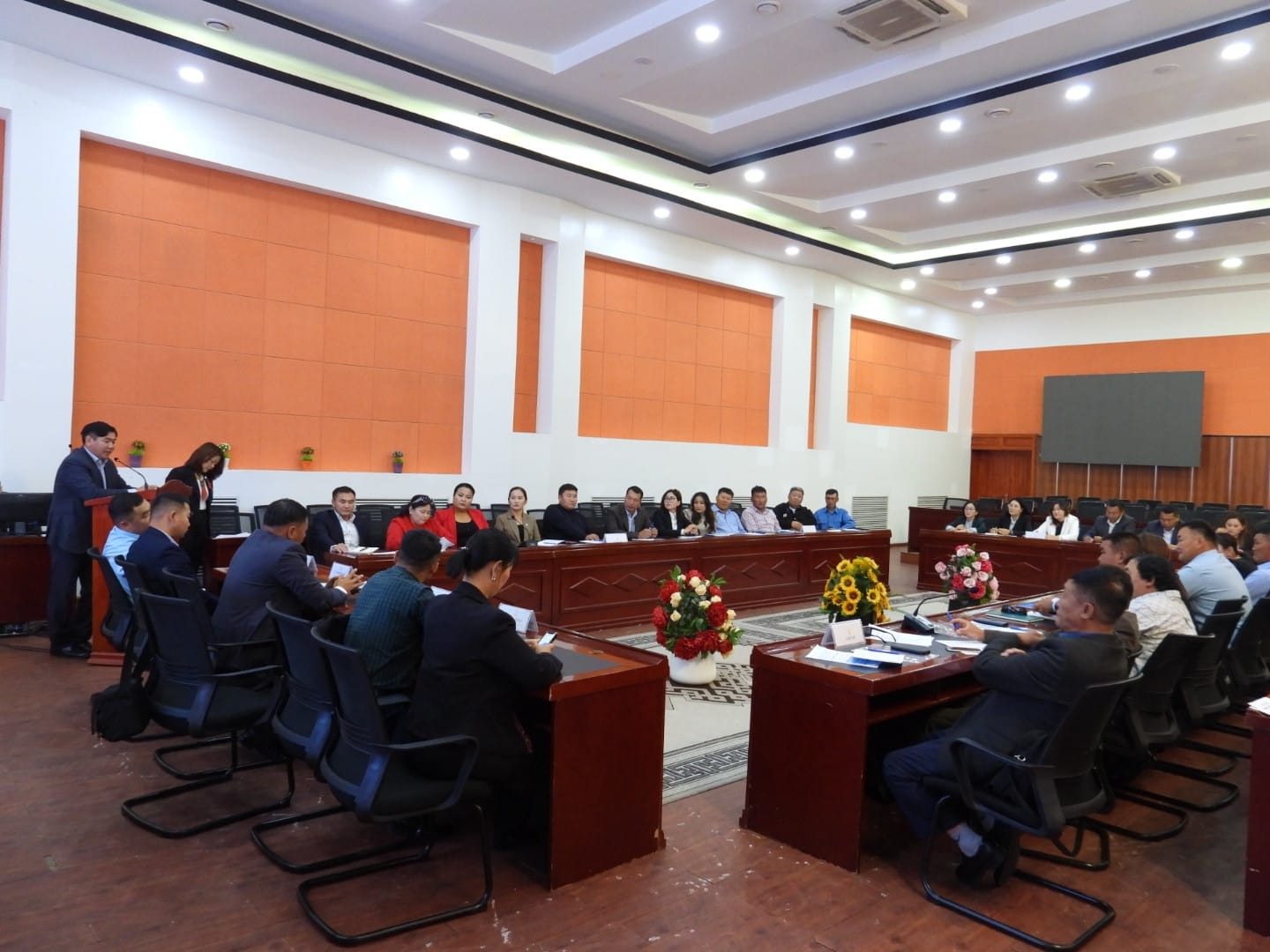 СУМДЫН ИТХ ЫН ДАРГА НАРИЙН БИЧГИЙН ДАРГА СУМДЫН ИТХ ЫН ТӨЛӨӨЛӨГЧДИЙГ ЧАДАВХЖУУЛАХ СУРГАЛТ