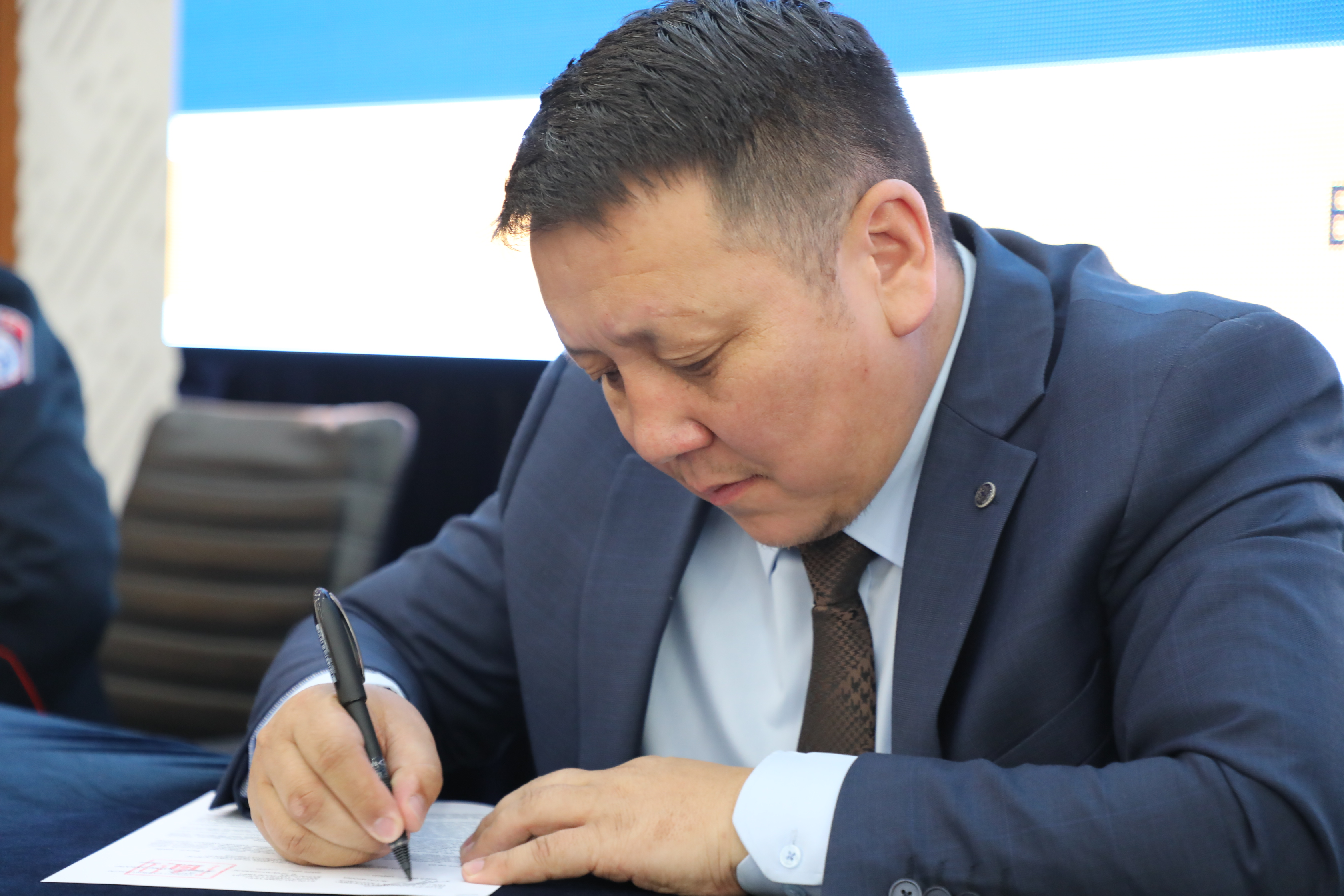 ГУРВАЛСАН ГЭРЭЭ БАЙГУУЛЛАА